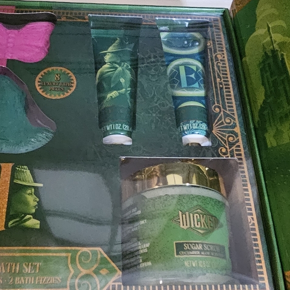 Universal Studio | Bath & Body | Wicked Themed Luxury Bath Collection ...
